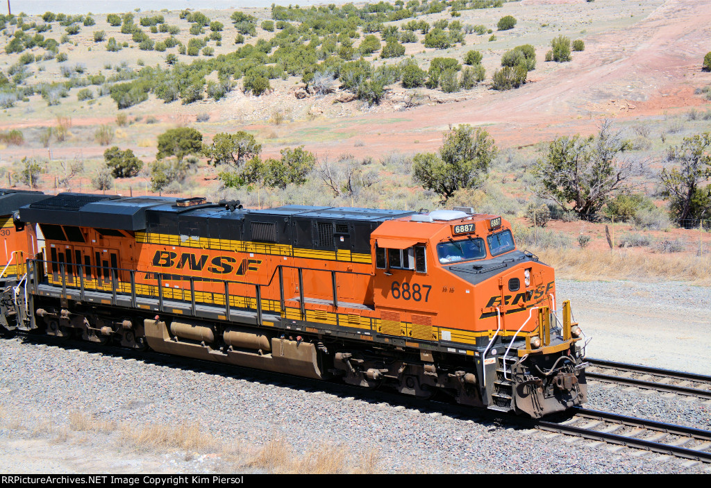 BNSF 6887